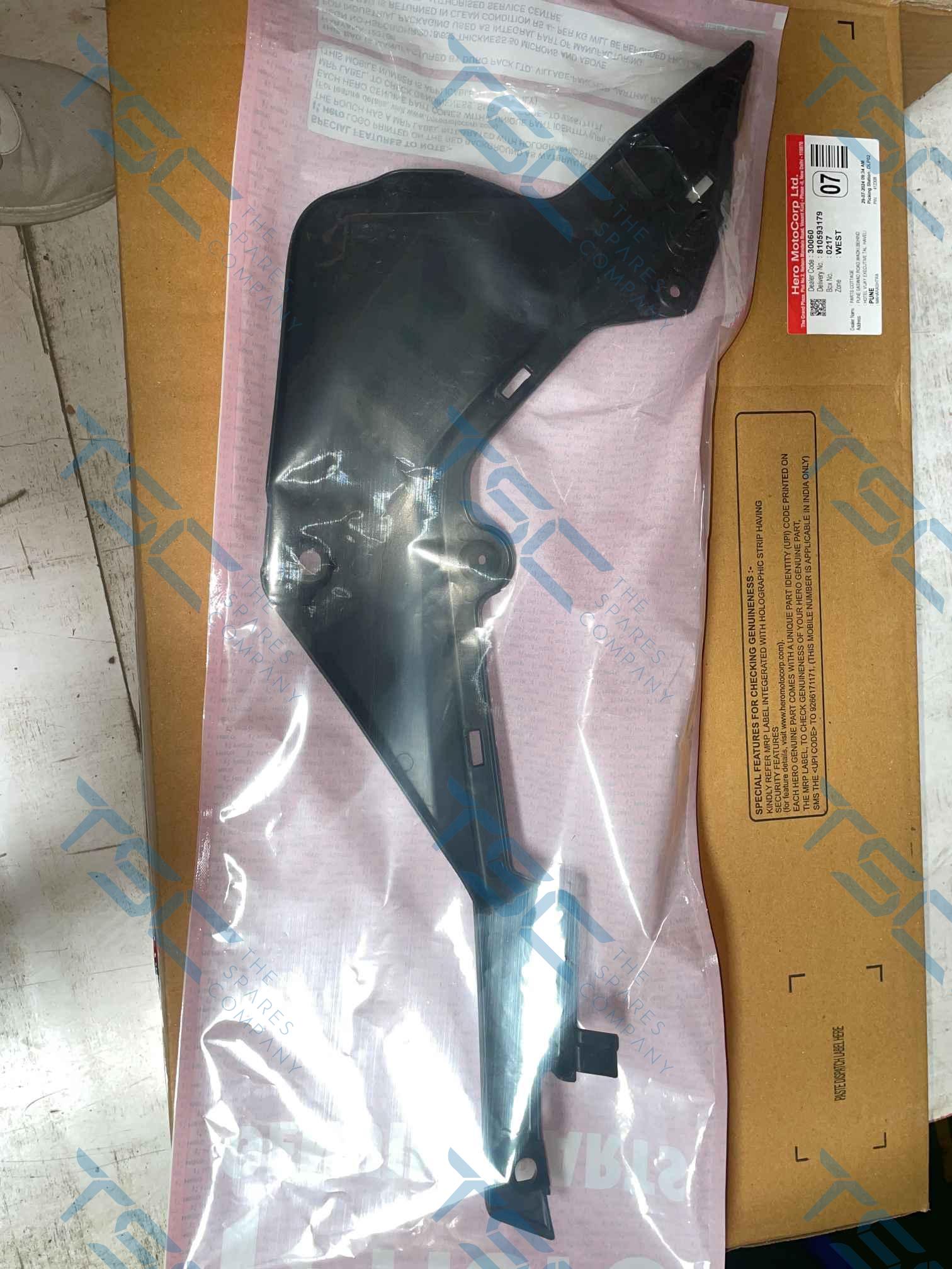 HERO GENUINE-COVER R SIDE FR(83501KZJ900S) – The Spares Company
